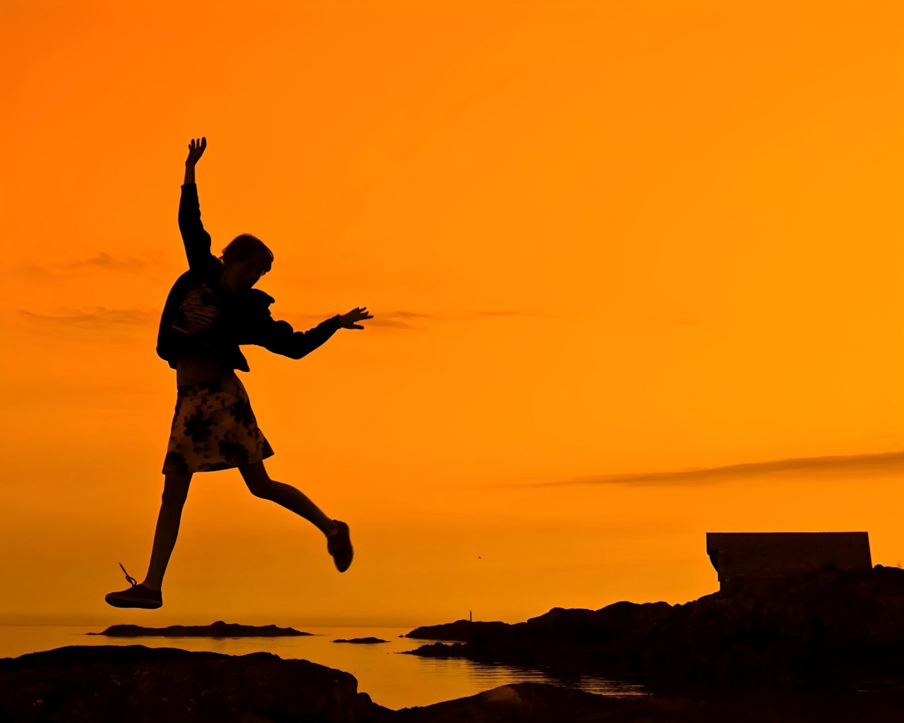7 ways we know our loved ones on the other side are trying to reach us ...